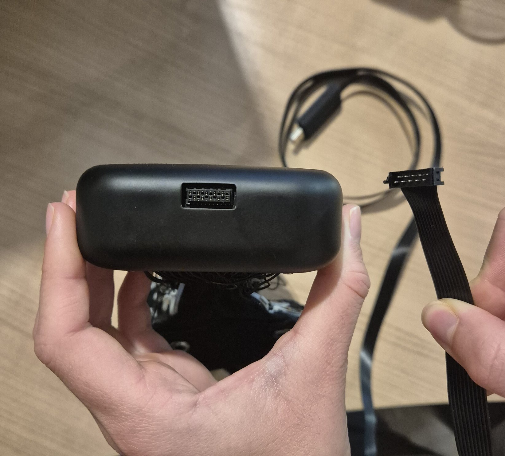 How do I use wired TTL triggering with 1- and 8-bit cables?