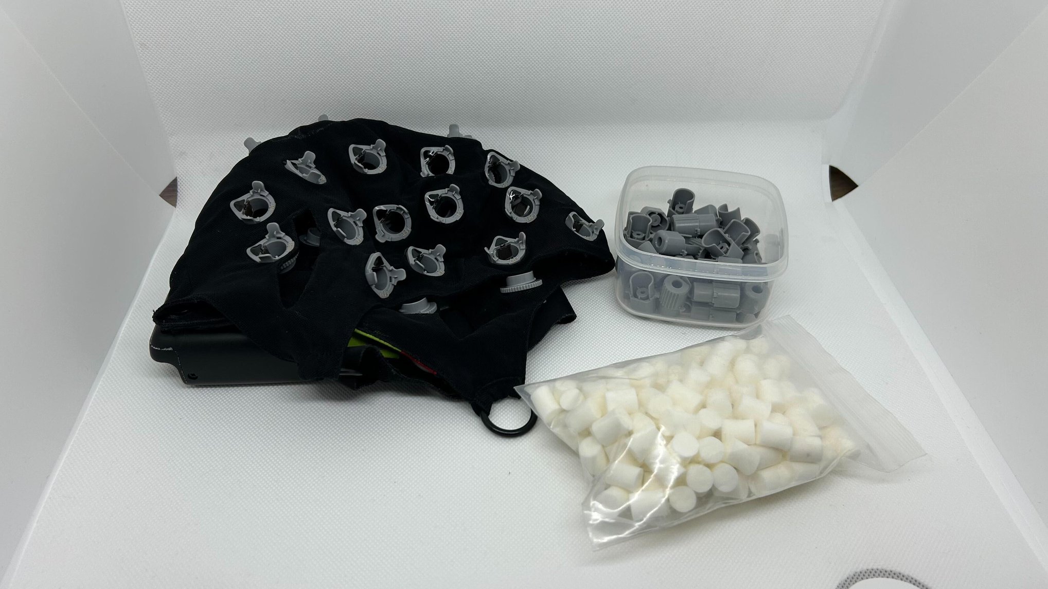 How to prepare saline solution and prepare semi-dry sponge caps